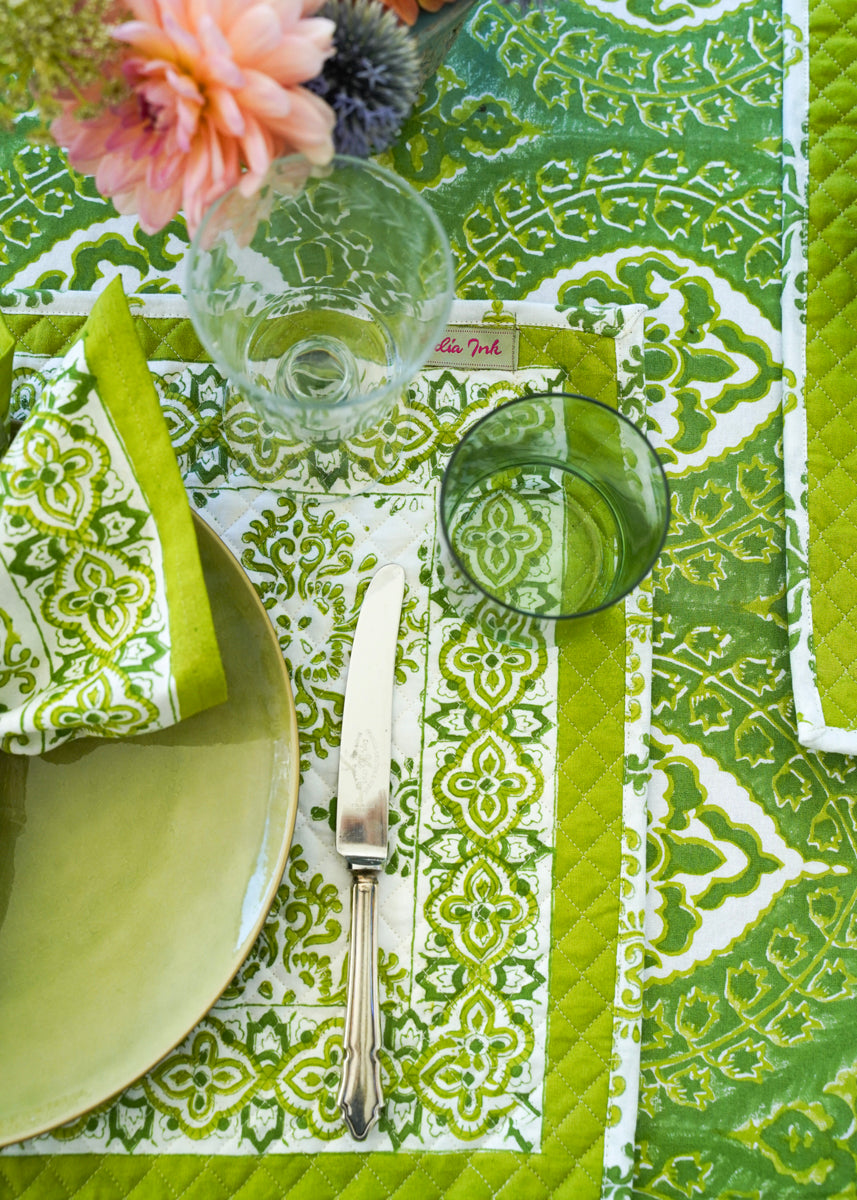 PLACEMAT SET MEDALLION BORDER GREEN